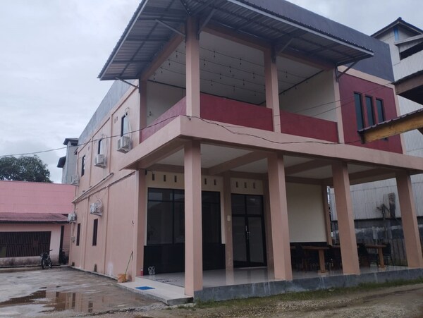 Hotel O Fanilly Guest House Marabahannearjembatan Rumpiang - Banjarmasin