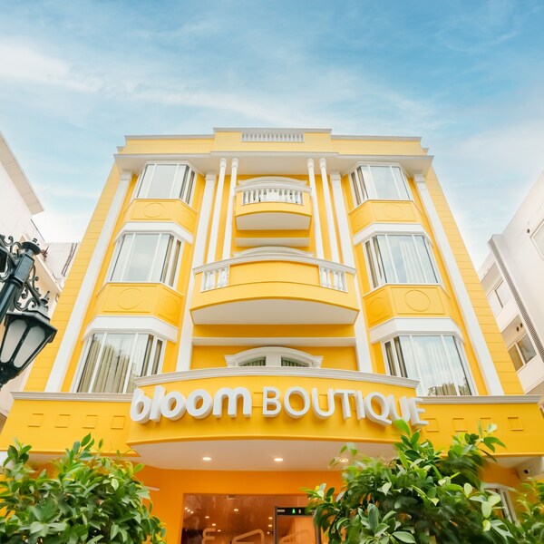 Bloom Boutique - Connaught Place Area - Ghaziabad