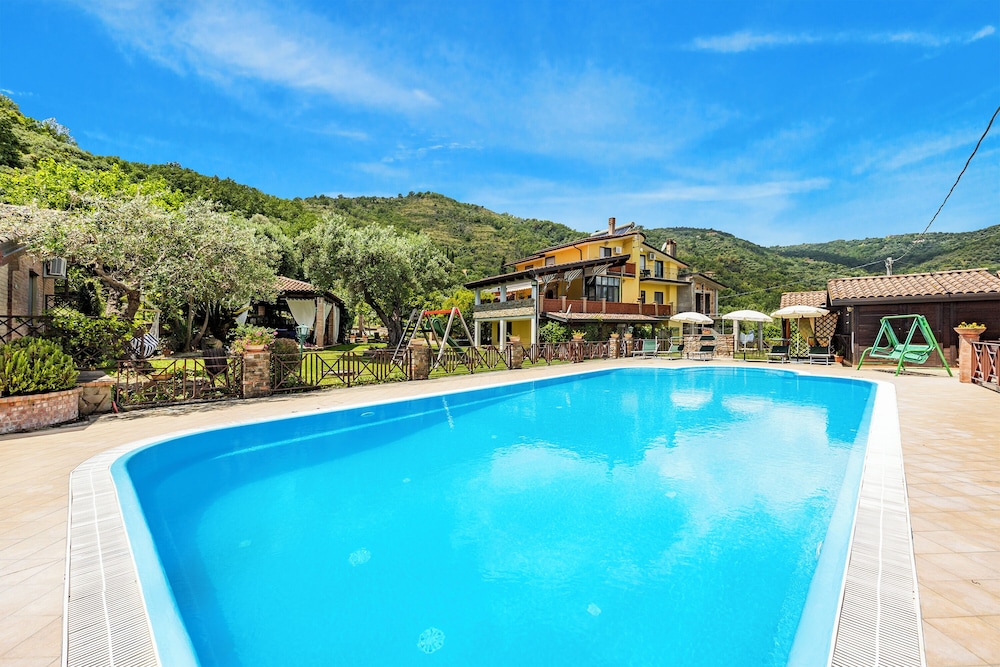 Vineyard Dependance With Shared Pool - Campania