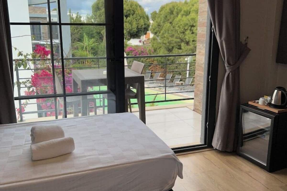 Frigobar, cofres nos quartos, berços grátis, Wi-Fi de cortesia