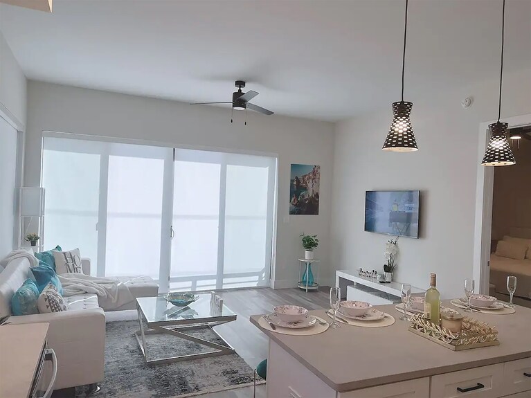 Live Lux Nearby The Beach And Downtown Wpb/gym/ev - Palm Beach, FL
