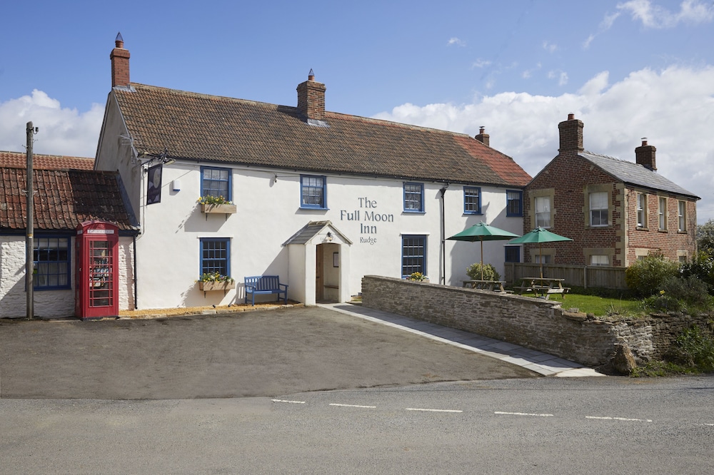 The Full Moon Inn - Wiltshire