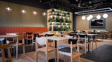 Café da manhã, almoço e jantar