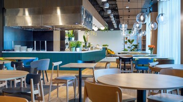 Café da manhã com buffet diário (PLN 55 por pessoa) 