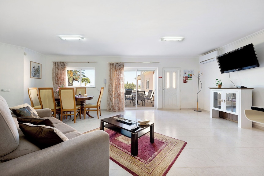 Villa 'Lugar Encantador' Con Terraza Compartida, Wi-fi Y Aire Acondicionado - Alvor