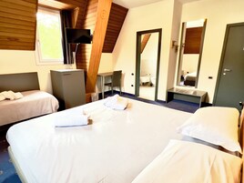 Quarto real | Wi-Fi de cortesia, roupa de cama