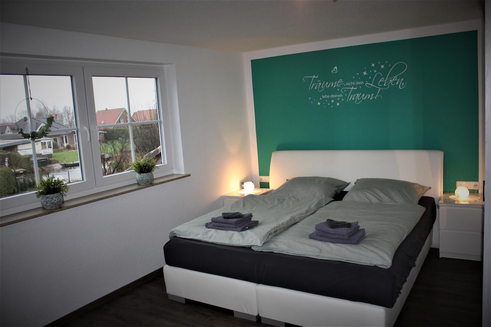 Neu Ferienhaus Conny Mit Badesteg Und Ruderboot - Moormerland