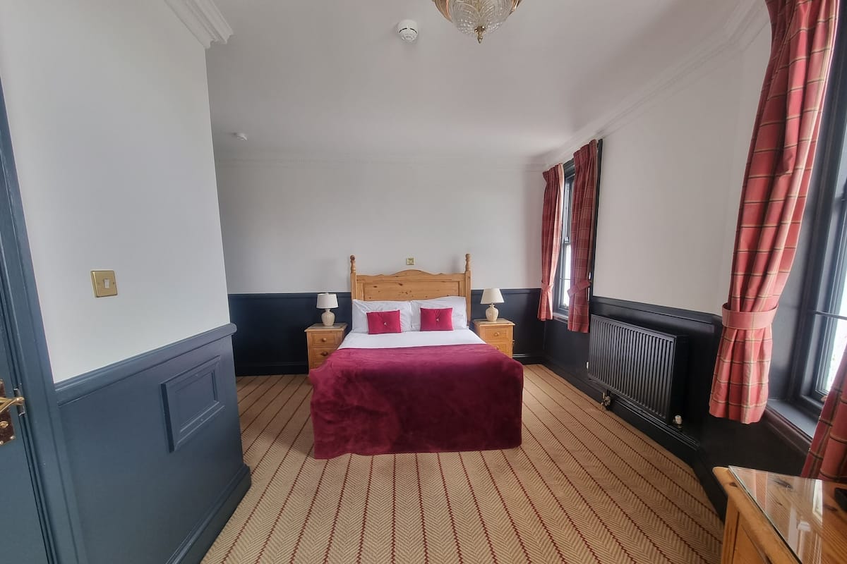 Quarto Clássico com Cama de Casal, em frente ao mar | Wi-fi grátis