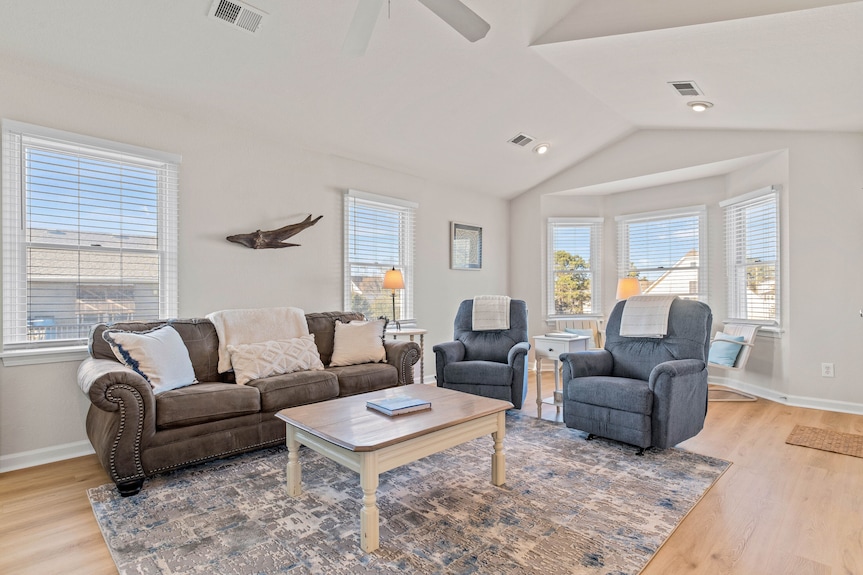 Charming Retreat Dogs ️, Beach Chairs, Bikes, Bonus Living Room, ️ Of Kdh - Kill Devil Hills