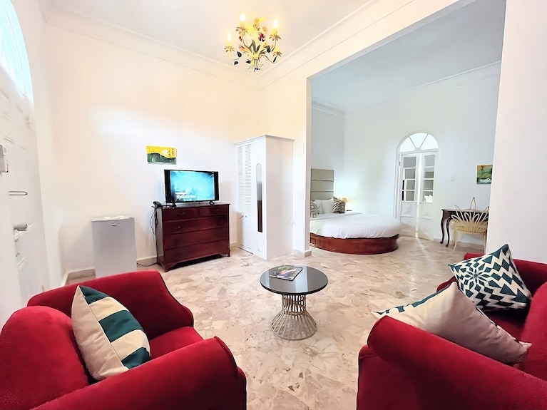 Bask In The Warm Caribbean Sun! Large Suite With Free Parking And Free Breakfast - Port Antonio