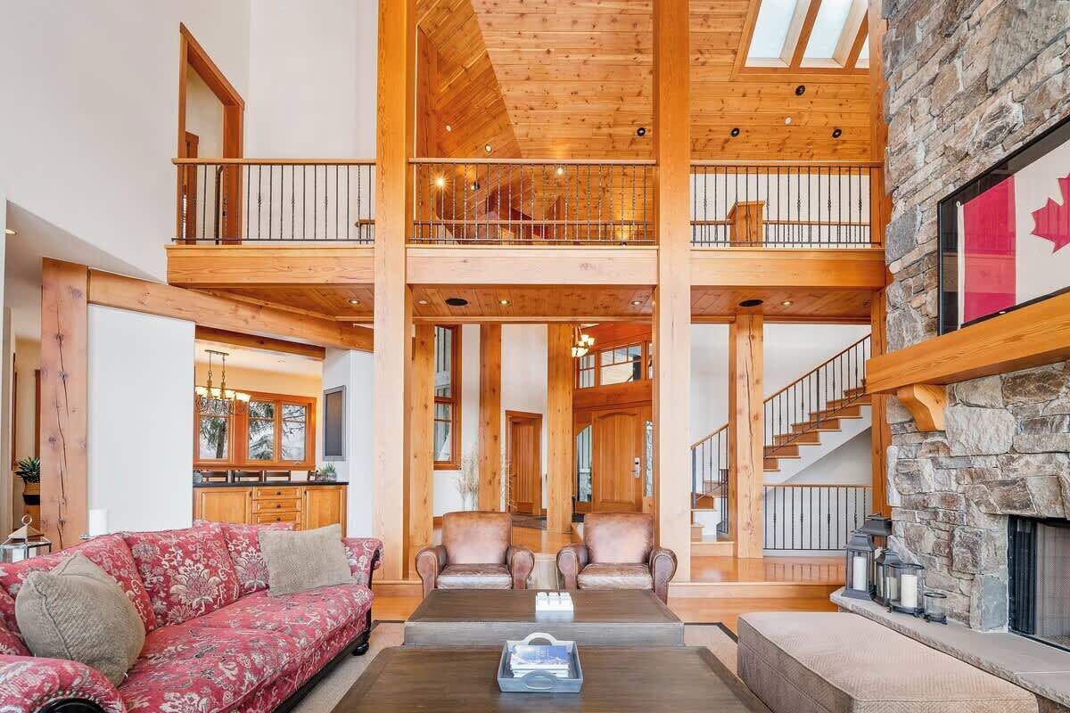 Slope Side Chalet | Ski In Ski Out | Kadenwood - Whistler