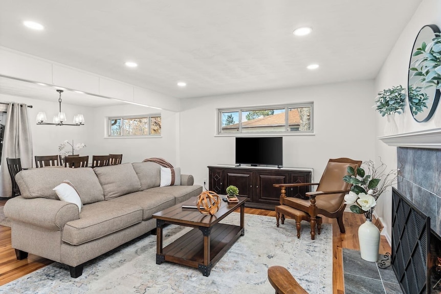 Spectacular Mountain Views - Hot Tub & Fire Pit - Highlands Ranch, CO