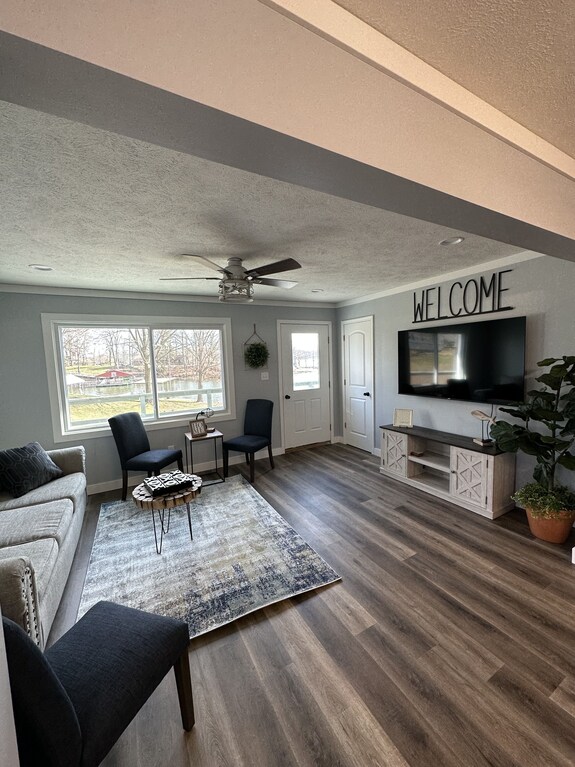 Beautiful Lake Getaway - Marion, IL