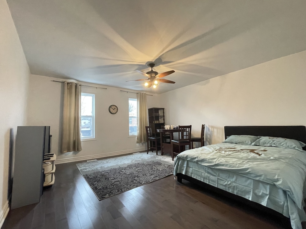 Your Another Home Close To Woodbine Beach And Downtown Toronto. - Toronto