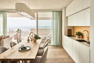 Apartamento Exclusivo, 3 quartos, terraço, vista para o mar | Sala de jantar