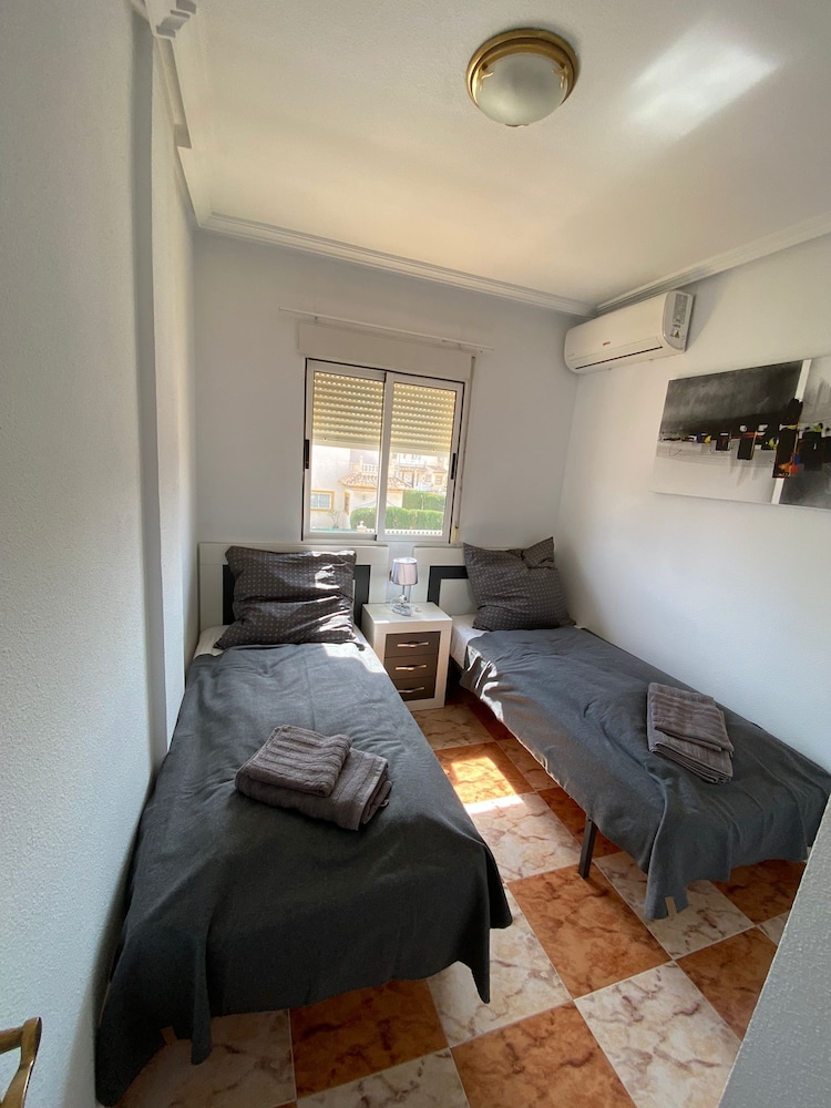 Quad house / villa basic renovation 2023 - 900 m to the beach - La ...