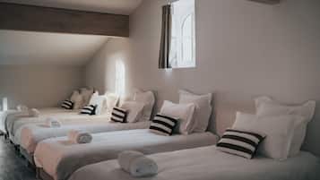 Dormitório Partilhado Exclusivo | Roupa de alta qualidade, camas de colchão pillowtop