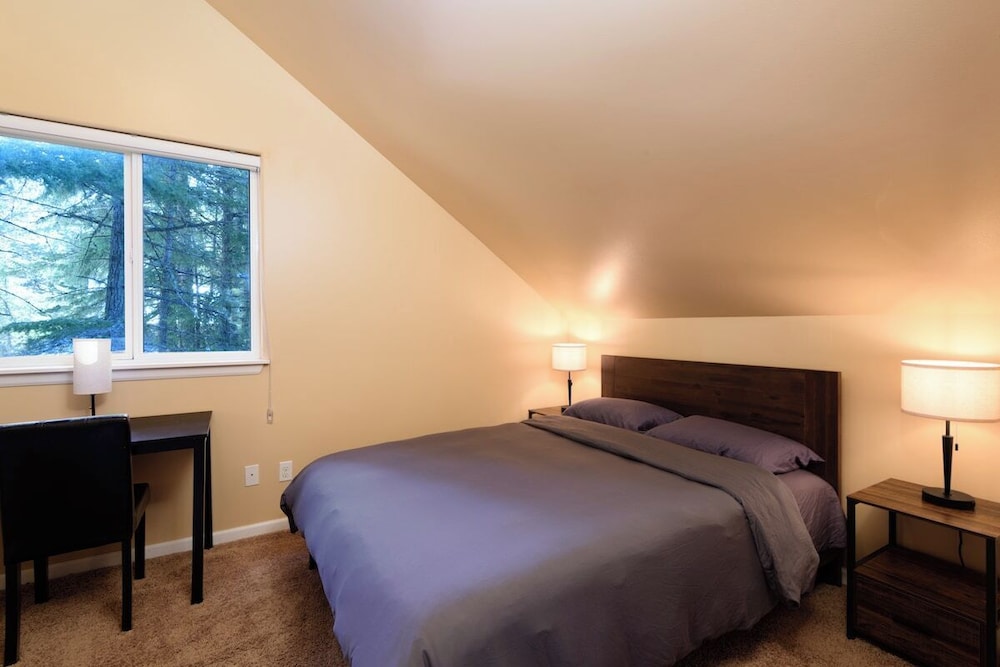 Starry Pines · Family & Pet Friendly Cabin Retreat w/ 3 Decks! - Roslyn ...