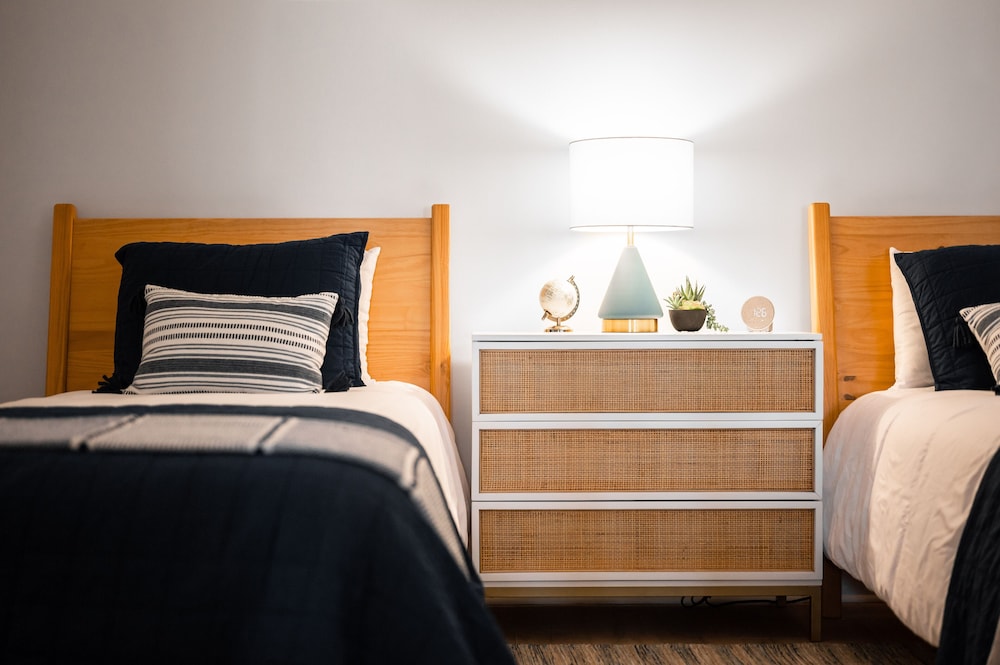 Hawks Nest Hideaway - 2 Bed 2 Bath - Screened In Deck - Glen Arbor, MI