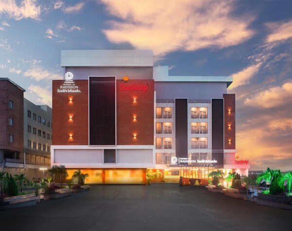 D Square Statue Of Unity Kevadia, A Member Of Radisson Individuals - Nandurbar