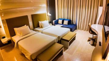 3 quartos, frigobar, cofres nos quartos, cortinas blackout