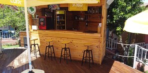 Bar à beira da piscina