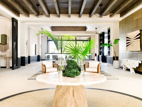 Kimpton Grand Roatan Resort And Spa, an IHG Hotel Reviews, Deals ...