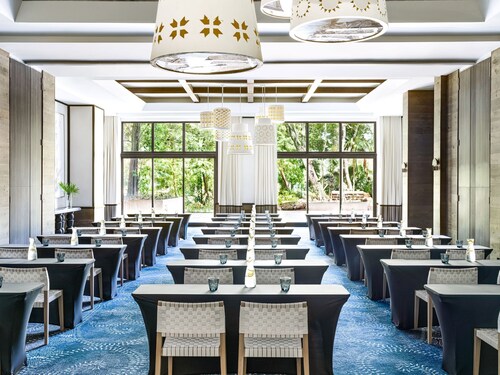 Kimpton Grand Roatan Resort And Spa, an IHG Hotel Reviews, Deals ...