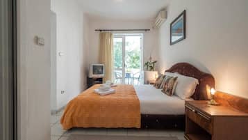 Estúdio econômico | Quartos à prova de som, Wi-Fi de cortesia, roupa de cama