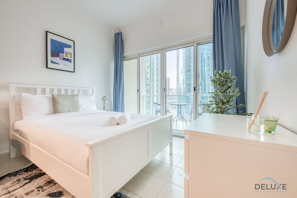Calm Studio at Lake View Tower JLT by Deluxe Holiday Homes - Dubai | Vrbo