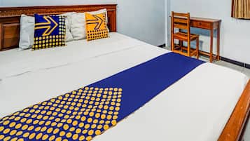 Quarto casal básico | Vista do quarto