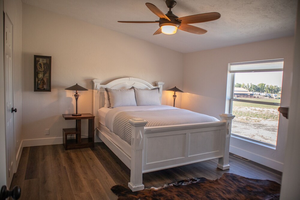 The Red Farm House On Colorado Horse Ranch. Country Living Close To Denver! - Colorado