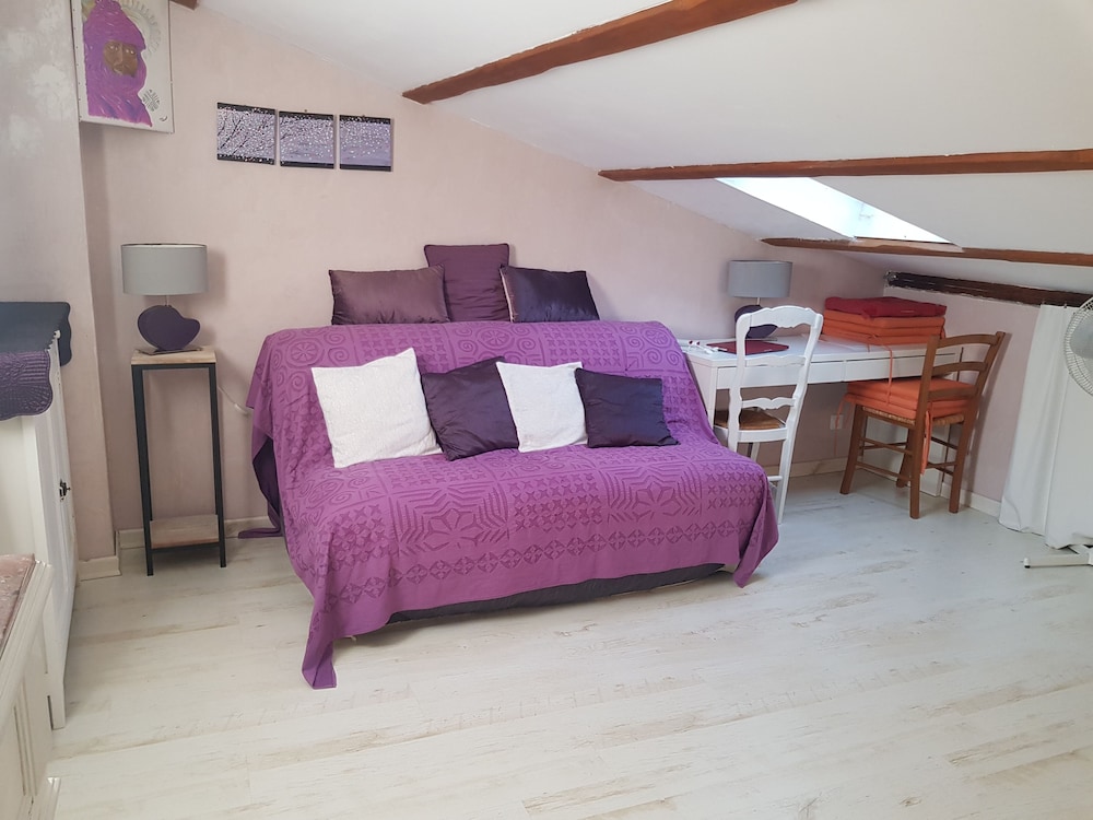 Beautiful Village House With Stone Walls, Air Conditioning In Bedrooms - Valensole