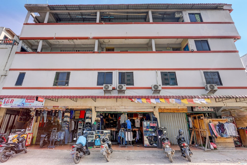 Oyo 92322 Hasan House Syariahnearpelabuhan Feri Harbor Bay - Batam City