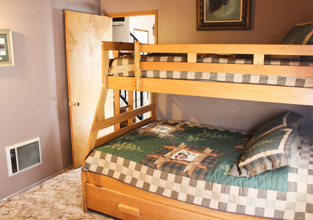 Cozy Cabin "Sugar Bear Shack" Pet friendly - Sugarloaf | Vrbo