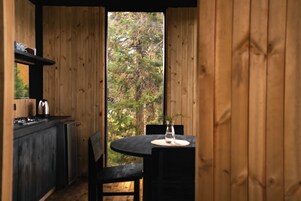 Quarto exclusivo | Cozinha privada | Cafeteira/chaleira, chaleira elétrica