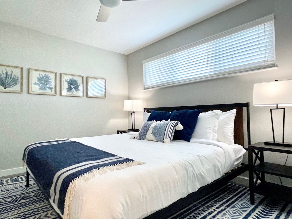 Work Here • Remodeled Kitchen • Fast Wifi • King Bed • Walk Downtown • Parking - ダンビル, CA