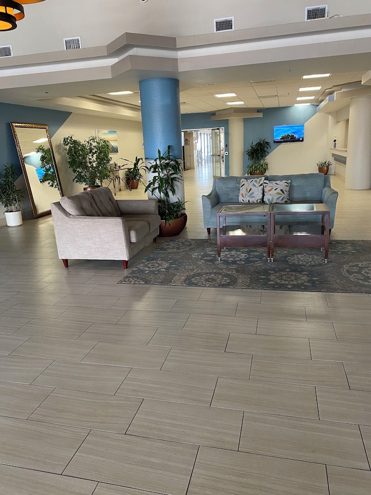 Daytona Beach Spacious One Bedroom 9th Floor Condo - Ormond Beach, FL