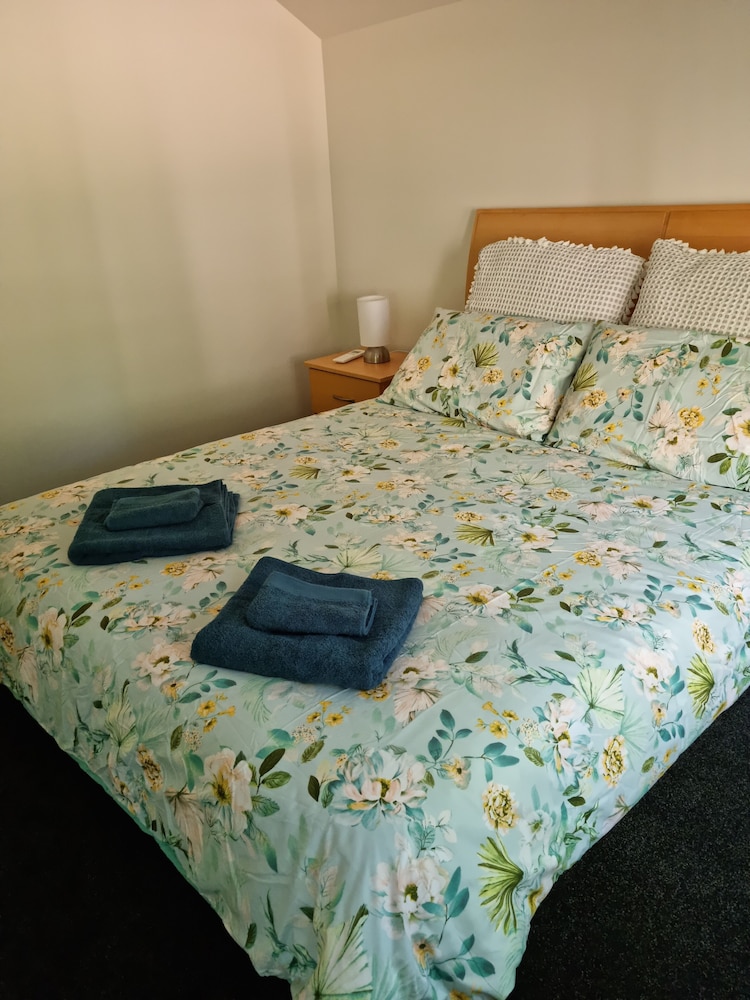 Only 5 Minutes Drive From Warburton Township, Yarra River Backs Onto Property - Warburton