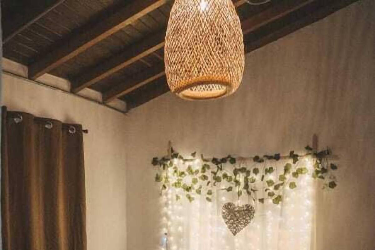 Quarto standard, 1 cama de casal, suíte | 1 quarto, frigobar, quartos à prova de som, roupa de cama