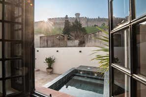 Quarto Duplo Deluxe, casa de banho anexa, vista para o pátio (Georges) | Vista do alojamento