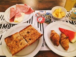 Buffet de pequeno-almoço