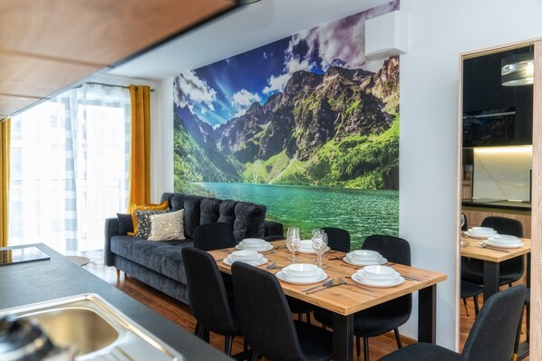 Apartamento (D7) | Sala de estar | TV de ecrã plano, ténis de mesa 