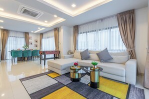 Vila superluxo, 4 quartos, para não fumantes, terraço | 4 quartos, roupas de cama premium, edredons de pluma, cofres nos quartos