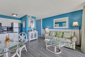 Condo, 1 quarto | Área de estar
