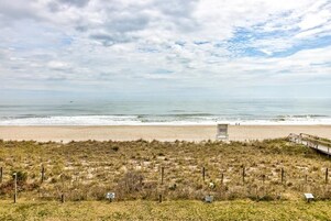 Condo, 1 quarto | Praia | Na praia 