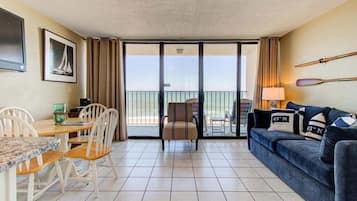 Condo, 1 quarto | Área de estar