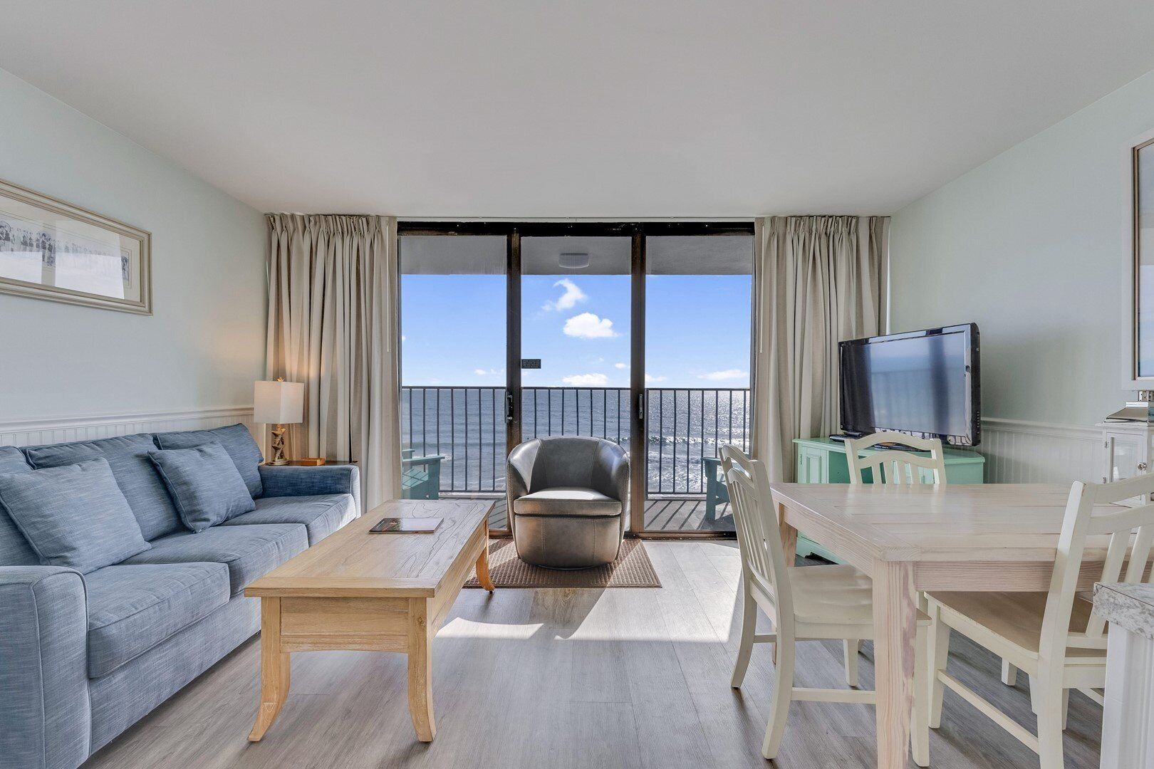 Apartamento em Condomínio Fechado, 1 quarto | Sala de estar