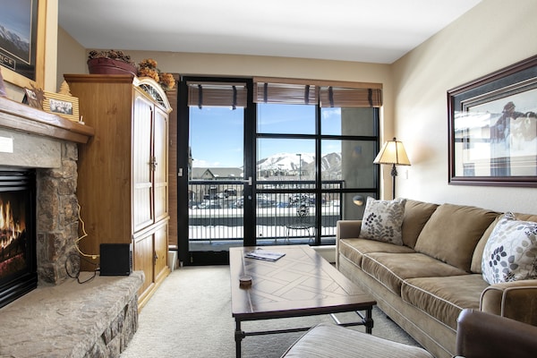 224 Chapel Square 2 Bedroom Condo By Redawning - Avon, CO
