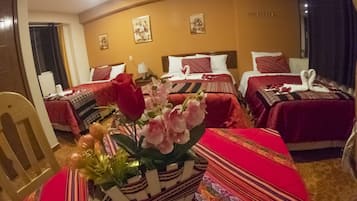Quarto triplo luxo | Roupas de cama antialérgicas, edredons de pluma